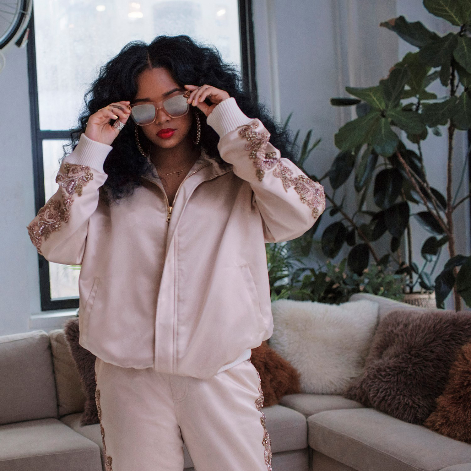 H.E.R. GIFs - Find & Share on GIPHY