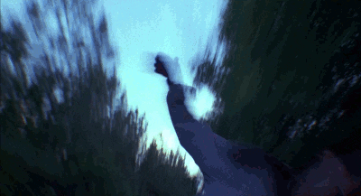 Evil dead 2, aniversario 32, el terror acecha en el bosque