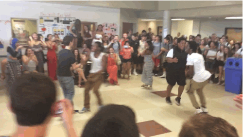 Crowd Goes Wild GIF - Find & Share on GIPHY