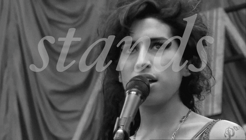 Amy Winehouse Singer GIF - Find & Share on GIPHY