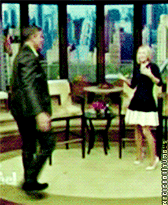 Kelly Ripa Queue GIF - Find & Share on GIPHY