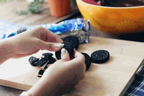 Oreo GIF - Find & Share on GIPHY