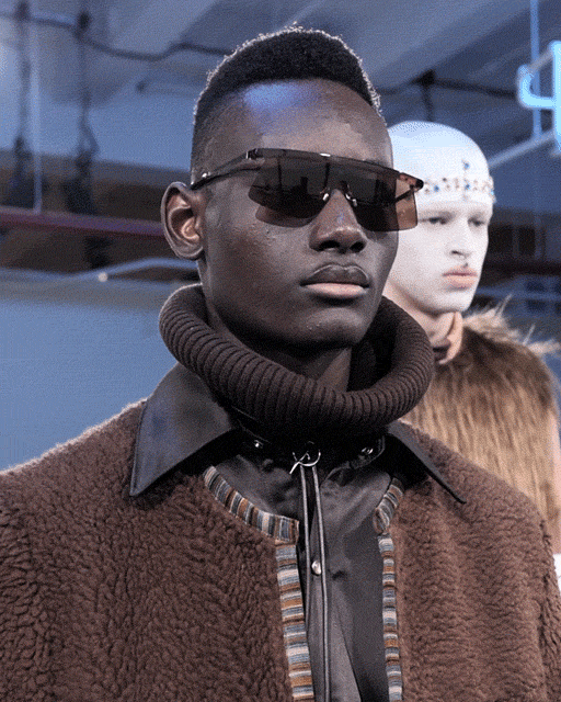 Look GIF by ☥ÅKLØ☥ - Find & Share on GIPHY