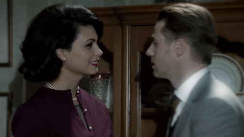 Morena Baccarin Kiss By Gotham Find And Share On Giphy 1491