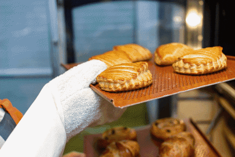 Coffee Bakery GIF by Narvesen Lietuva - Find & Share on GIPHY