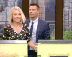 Kelly Ripa Dancing GIF - Find & Share on GIPHY