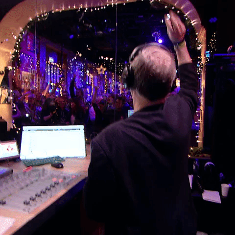 Springen GIF by NPO Radio 2 - Find & Share on GIPHY