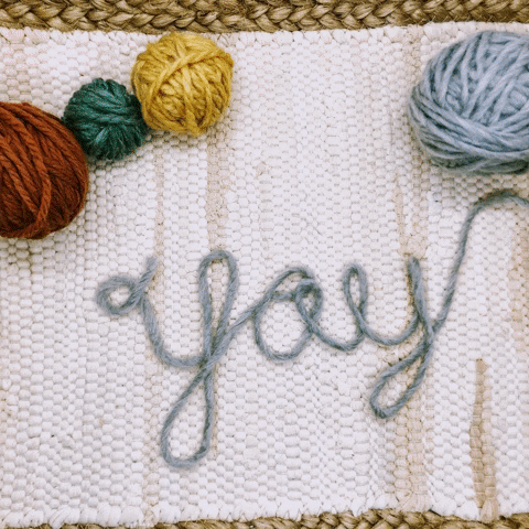 5 WAYS TO RE-USE YARN SCRAPS (AND WHY YOU SHOULD!) – Hook🔸Yarn🔸Carabiner
