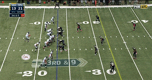 Russell Wilson Run GIF - Find & Share on GIPHY