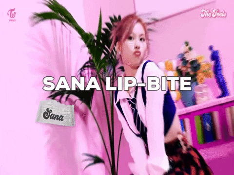 Sana lip-bite : r/sana