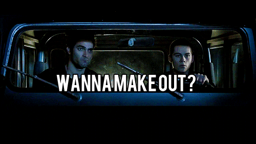 Make Out GIFs - Find & Share on GIPHY