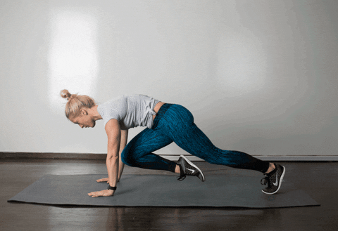 Gif De Exercicio De Joelhos Altos Treino Completo Com Halteres: 6