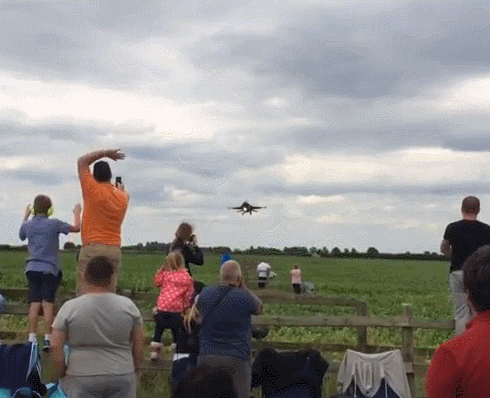 Approach F16 GIF - Find & Share on GIPHY