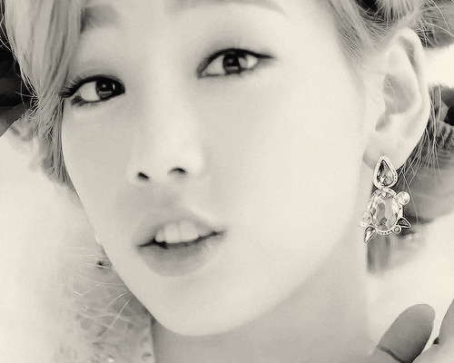 Kim Taeyeon Gif Find Share On Giphy
