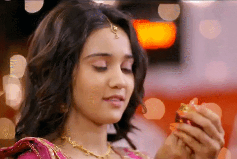 Pretty Woman Smiling GIF - Find & Share on GIPHY