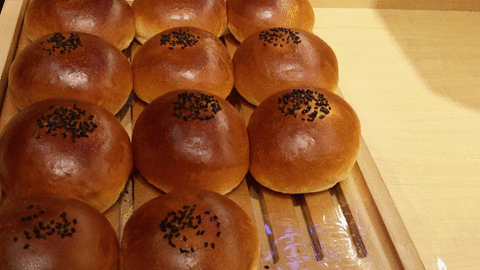 Buns GIFs - Find & Share on GIPHY