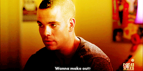 Make Out GIFs - Find & Share on GIPHY