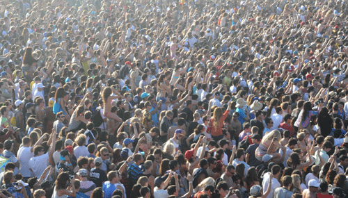 Crowd GIFs - Find & Share on GIPHY