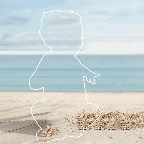 Catch the baby on the beach - VideosGifs.com