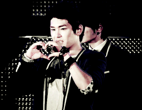 Korean Singer GIF - Find & Share on GIPHY