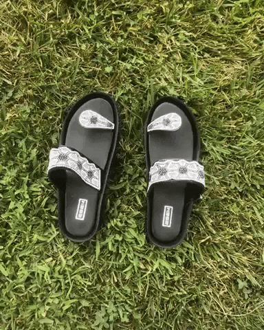 Terlik GIF by Akinalbella - Find & Share on GIPHY