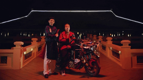 Yadea - "Lyric được Quân R.E.V lấy cảm hứng từ bài thơ Chí...