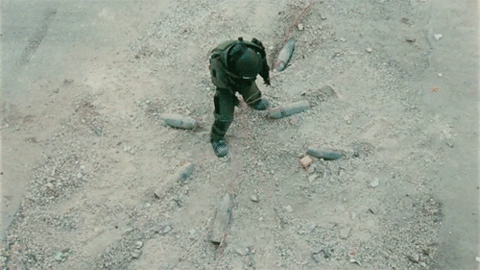 The Hurt Locker GIFs - Find & Share on GIPHY