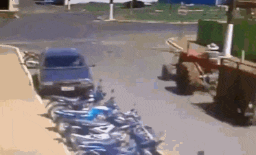 Car Pulling Trailer Accident GIFs - Find & Share on GIPHY