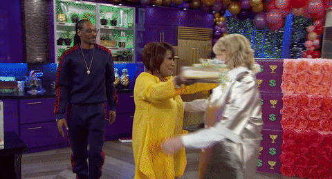 Martha And Snoops Potluck Dinner Party Hugging GIF by VH1 - Find ...